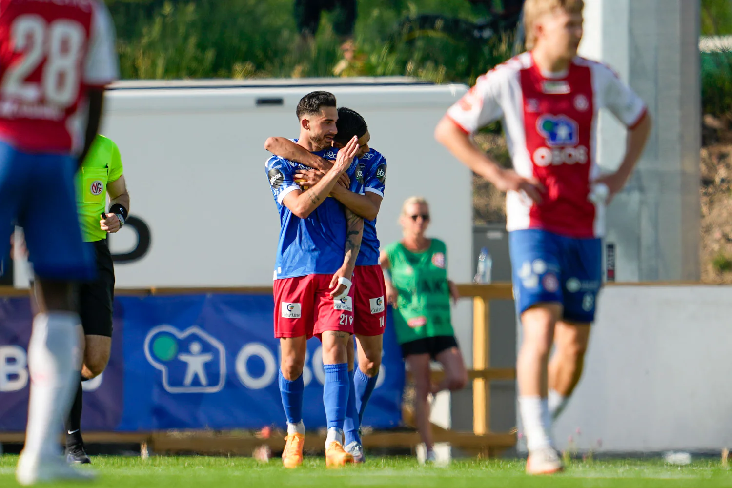 Sandefjord tok sterkt poeng tross rødt kort – spilte 3-3 borte mot hjemmesvake KFUM Oslo - TV 2