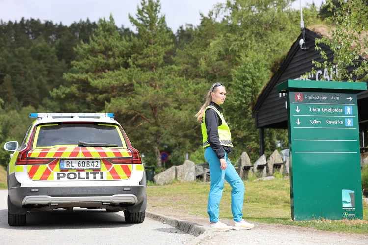 Funn av død person etter fall ved Preikestolen - TV 2