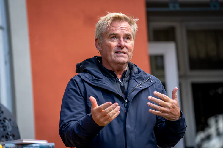 Dag Erik Pedersen begraves i Helgeroa 17. juni - TV 2