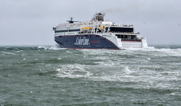 Color Line kansellerer avganger på grunn av vær - TV 2