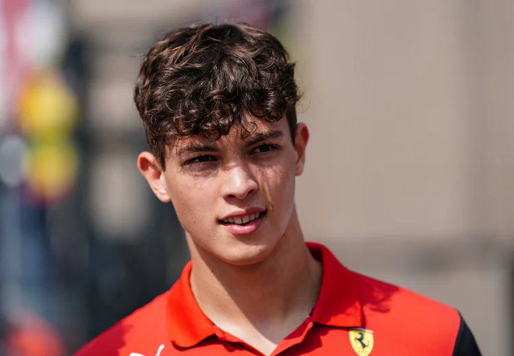 Bearman blir Haas-fører i 2025 - TV 2