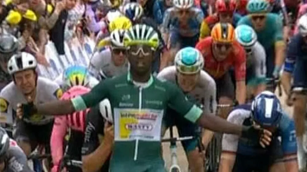 Kristoff stivnet i spurten – ny seier for Girmay - TV 2