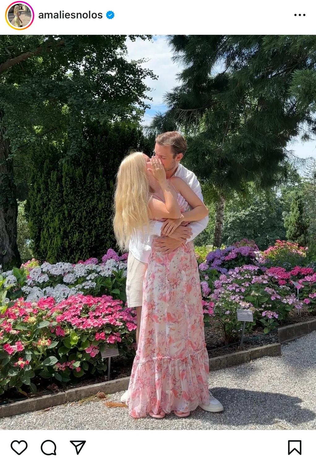 Amalie Snøløs (28) er forlovet - TV 2