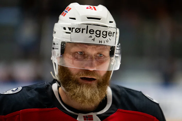 Norsk ishockeysmell i Danmark: – Du får ikke mange muligheter til å ...