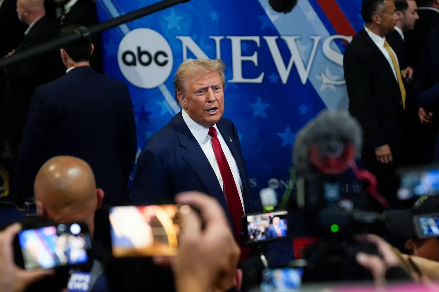 Trump hevder presidentdebatten var rigget - TV 2