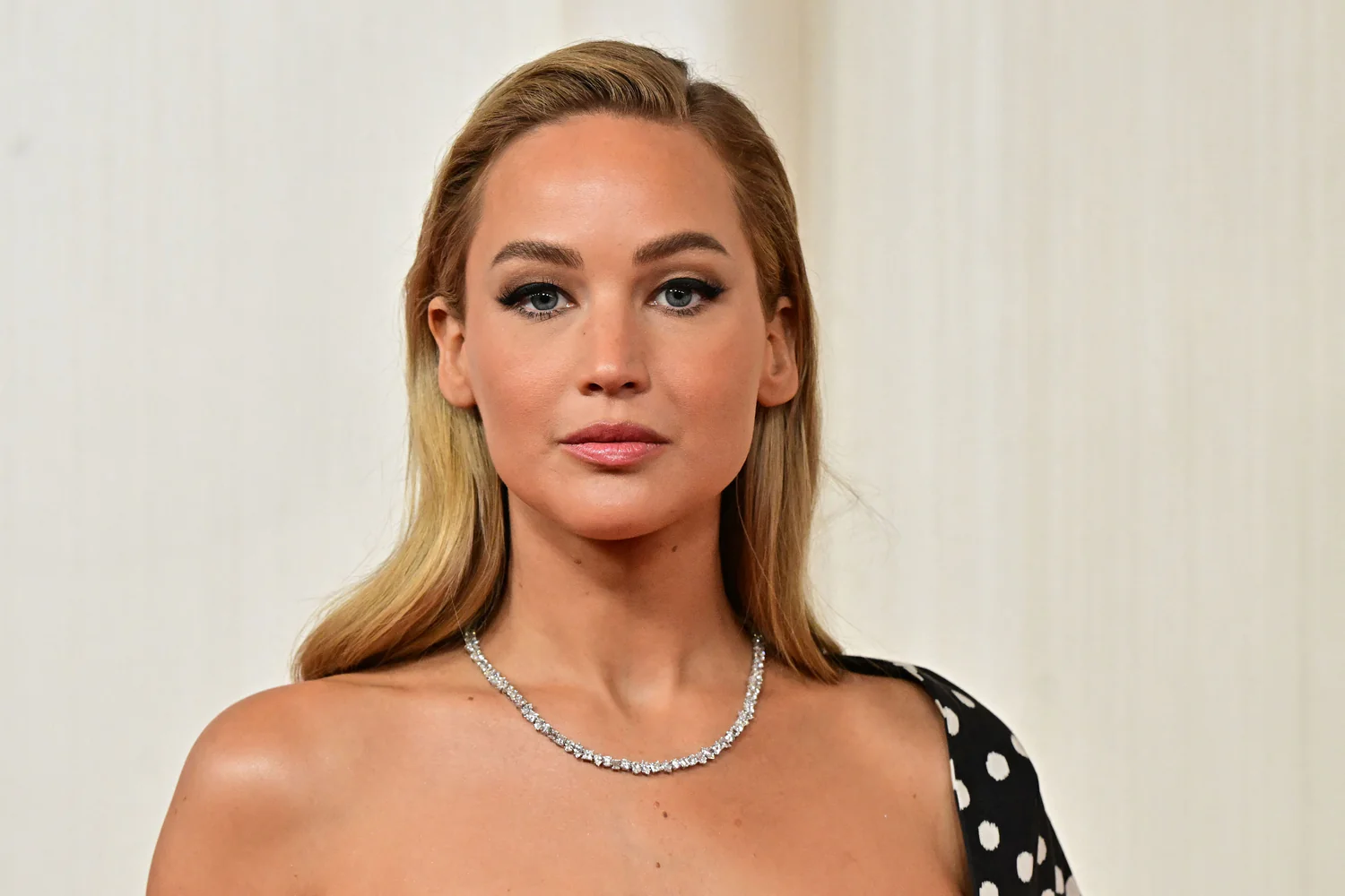 Jennifer Lawrence venter sitt andre barn - TV 2