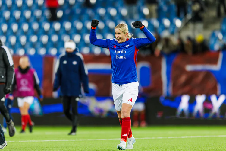 Elise Thorsnes fortsetter fotballkarrieren - TV 2