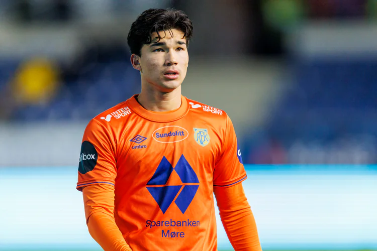 KFUM hentet lokal spiss fra Aalesund: – Som Oslo-gutt er det en drøm - TV 2