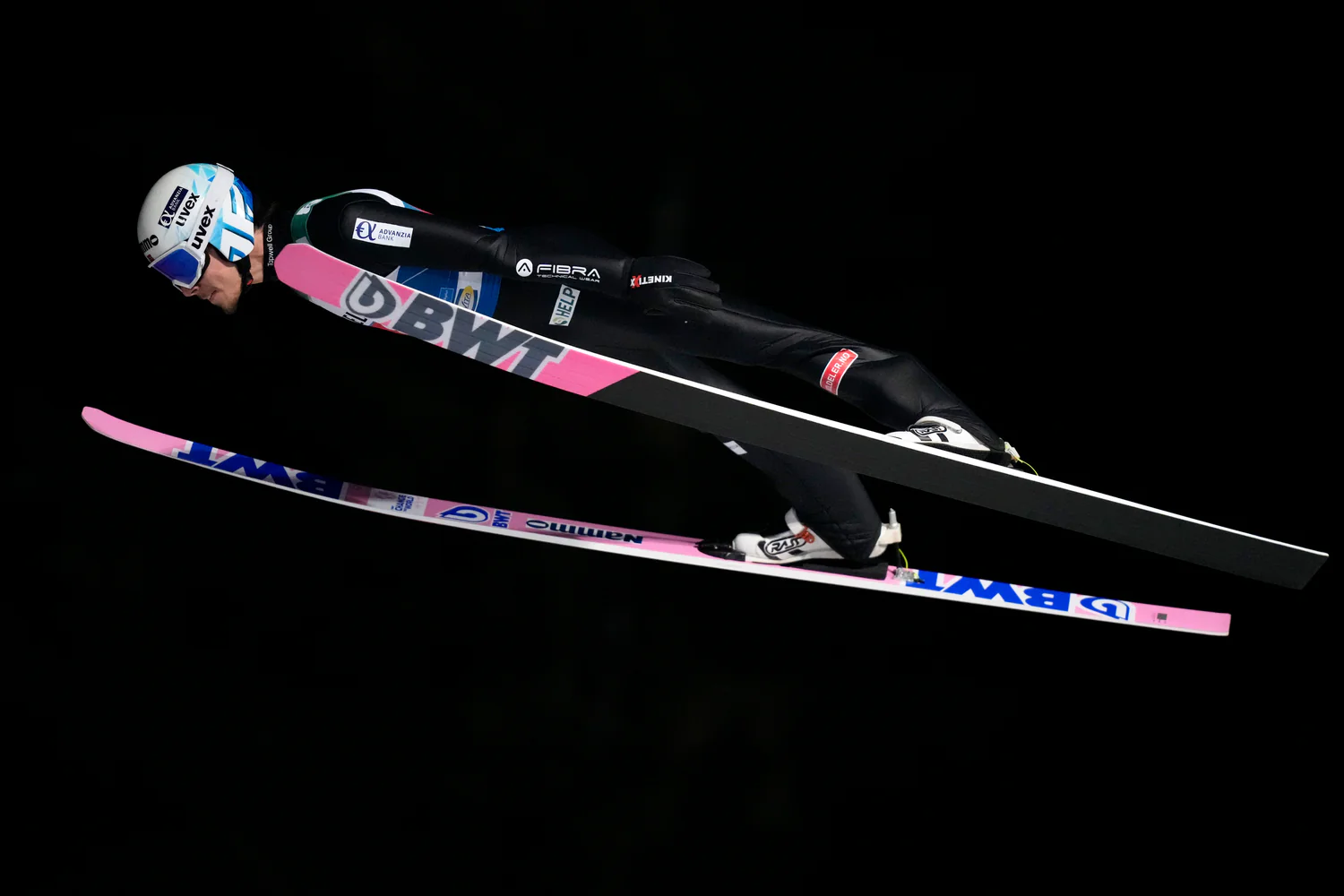 Forfang imponerte – alle de norske klare for nyttårshopprennet - TV 2