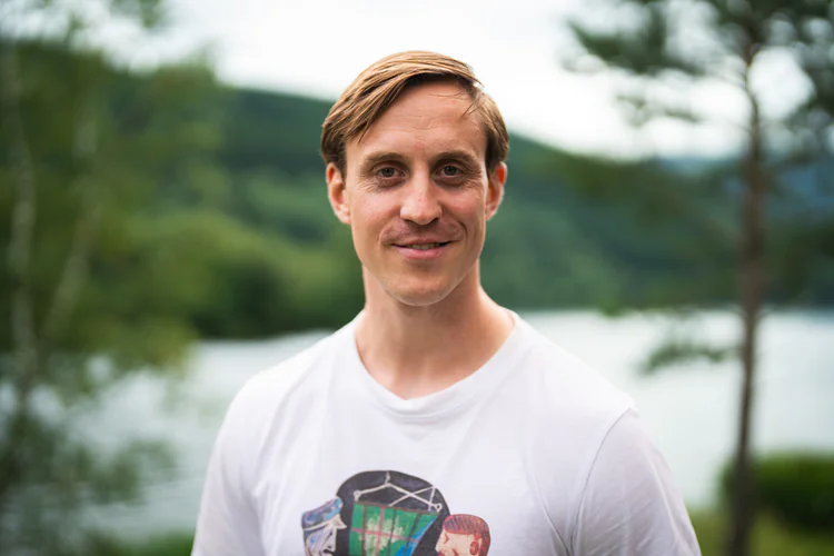 Mikkel Bratt Silset er forlovet - TV 2