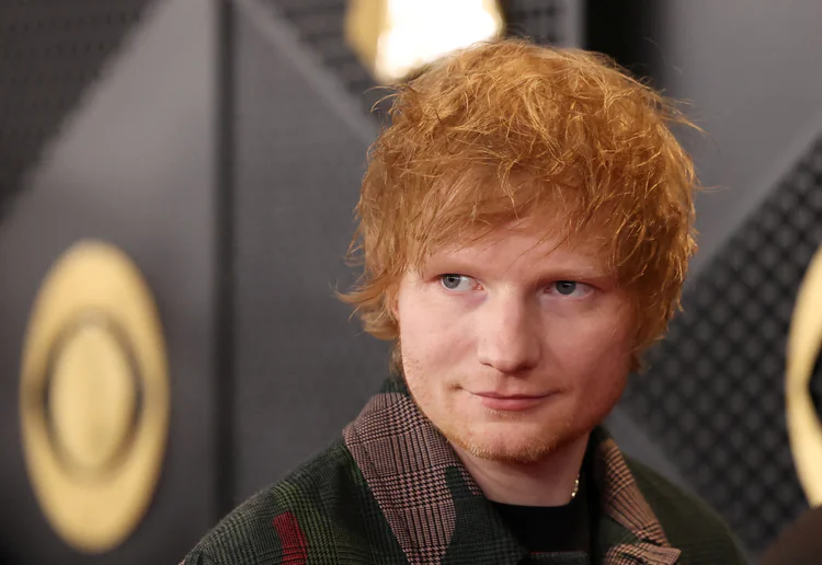 Politiet stanset Ed Sheerans gatekonsert - TV 2