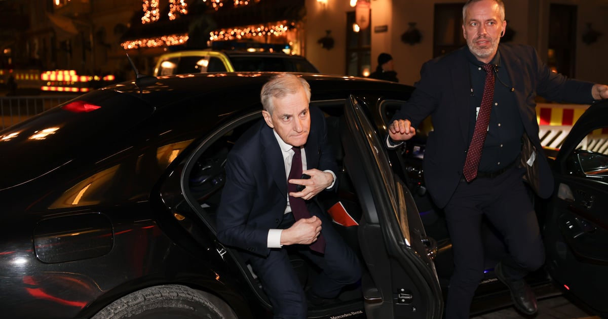 Støre om Vance-uttalelser: – For meg var dette ikke noe å klappe for - TV 2