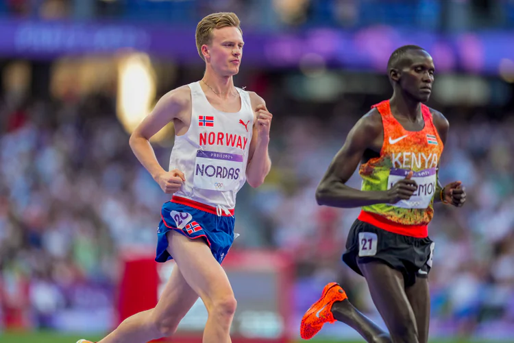 Narve Gilje Nordås satte ny norgesrekord på 5000 meter innendørs - TV 2