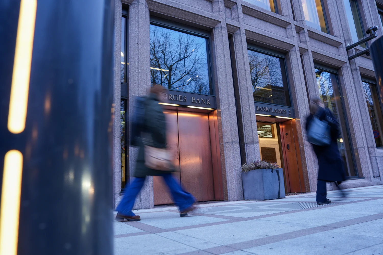 Noregs Bank: Partane i arbeidslivet ventar lønsvekst på 4,1 prosent - TV 2