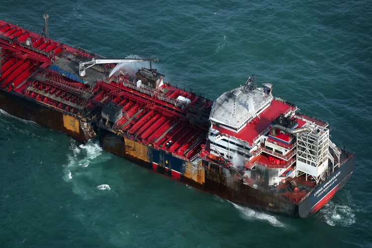 Britisk politi: Kaptein på portugisisk fraktskip er siktet for uaktsomt drap etter kollisjon - TV 2