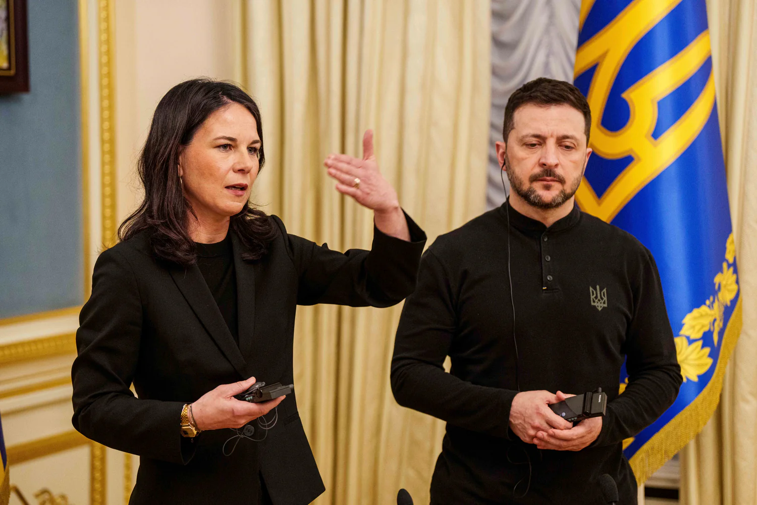 Zelenskyj skal ha møte om utplassering av utenlandske styrker - TV 2