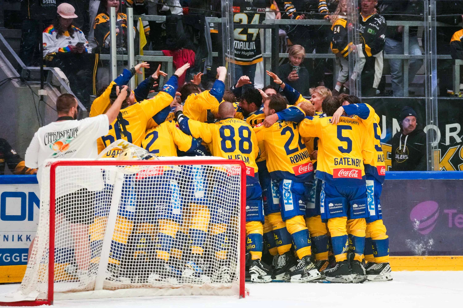 Storhamar sikret historisk NM-tittel – slo Oilers 7-5 i Stavanger - TV 2