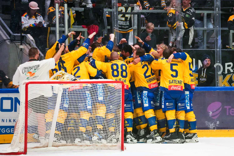Storhamar sikret historisk NM-tittel – slo Oilers 7-5 i Stavanger - TV 2