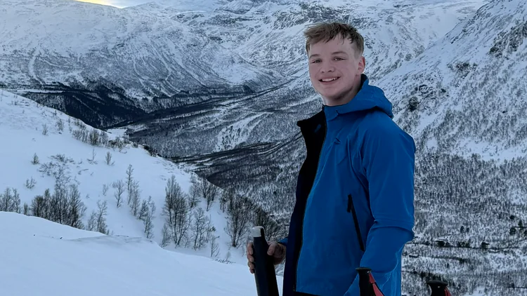 MC-ulykken i Sunndal: Daniel Aarnes Nisja (21) omkom - TV 2