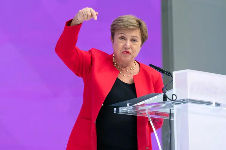 IMF-sjefen ber om en rask løsning på handelskrigen - TV 2