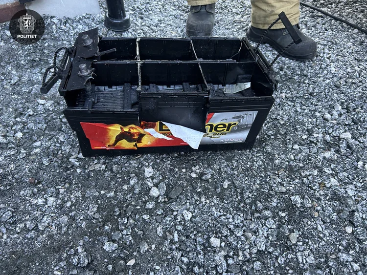 Til sykehus etter batteri eksploderte - TV 2