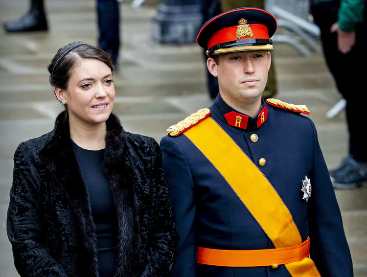 FHI bekymret over markant økning av antibiotikaresistente bakterier - TV 2