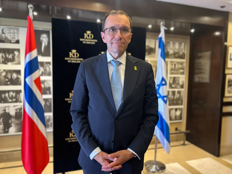 Barth Eide i Jerusalem: – Avgjørende å snakke med alle parter - TV 2