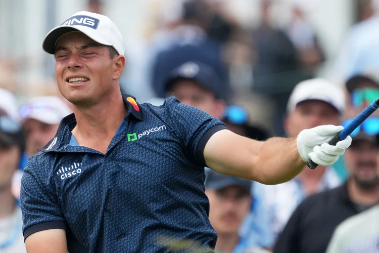 Dobbeltbogey ødela for Viktor Hovland etter sterk start på 2. runde i ...