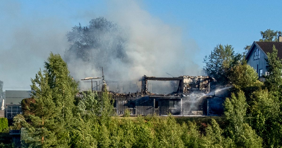 Billingstad: Brann i enebolig – ber naboer lukke vinduer - TV 2