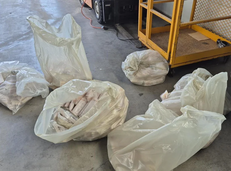 Trump truer Kina med ytterligere 50 prosent toll - TV 2