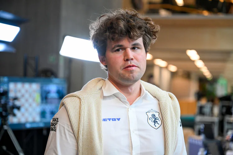 Magnus Carlsen til kvartfinale etter ny seier - TV 2