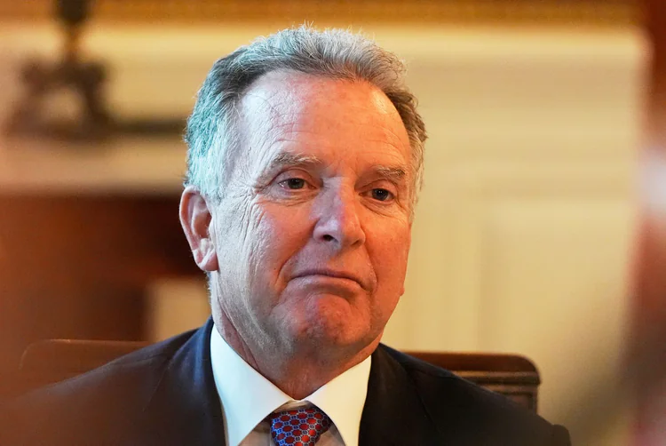 Ambulanse frontkolliderte i Sverige – sju til sykehus - TV 2