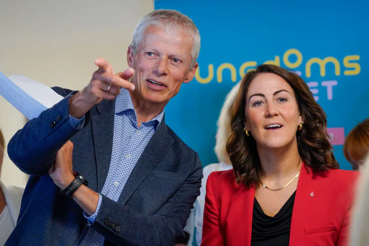 Milliardær med milliongave til KrF og Venstre - TV 2