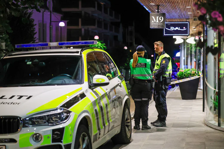 Støre stiller til debatt hos «Gutta» - TV 2