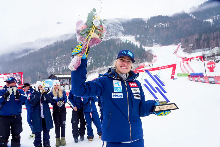 Ragnhild Mowinckel ble mor for første gang - TV 2