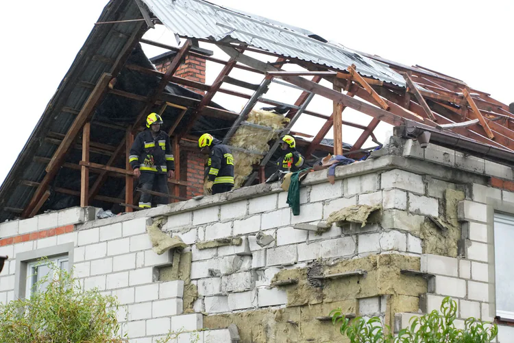 Polen gransker om hus ble truffet av egen rakett - TV 2
