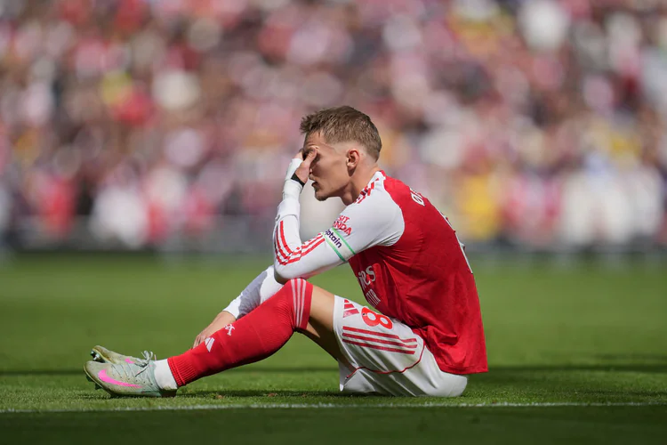 OL-mester Markus Rooth hasteinnkaller til pressekonferanse - TV 2