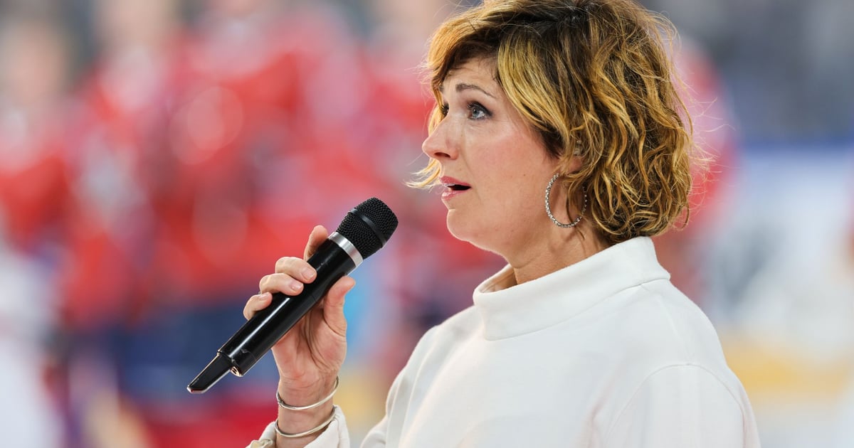 NFF-grep: Sissel Kyrkjebø synger nasjonalsangen foran Norges ...
