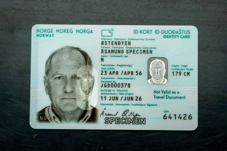 Utenlandske statsborgere kan få ID-kort - TV 2