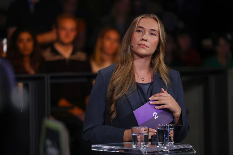 TV 2s «Tiktok-dronning» er årets medienavn - TV 2