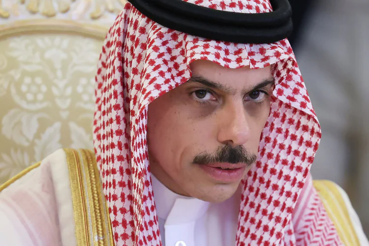 Undersøkelse: Halvparten vil forby fyrverkeri - TV 2