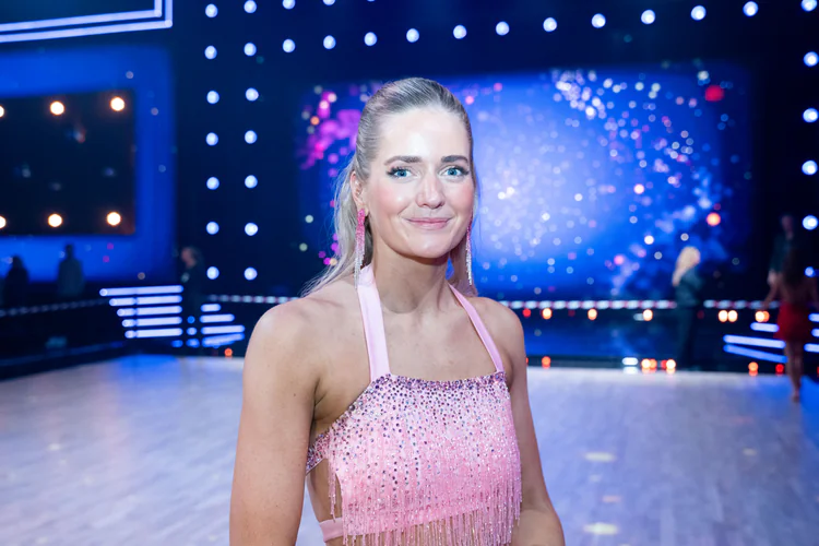 Emilie Enger Mehl har begynt på studier i Frankrike - TV 2