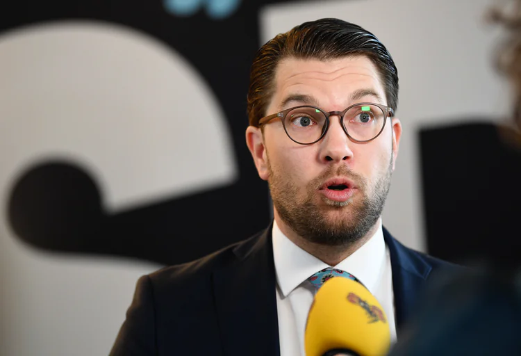 Aftonbladet: Jimmie Åkesson på legevakten etter fallulykke - TV 2
