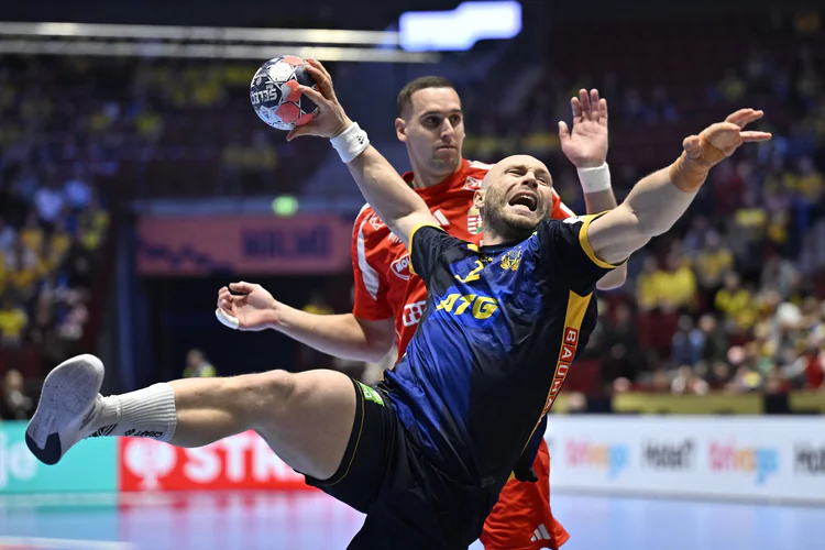 Hockeyspiller skal ha drapstruet dommer – utestengt i ett år - TV 2