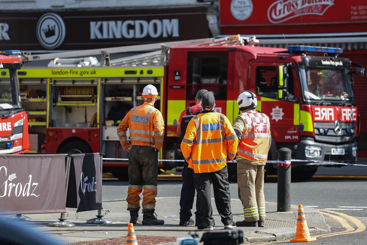 Brann i jødisk matbutikk i London – brannvesenet har ikke funnet noe ...