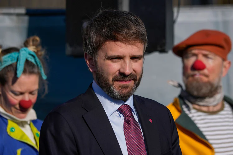 Mindreårig jente siktet for knivstikking på barnevernsinstitusjon i ...