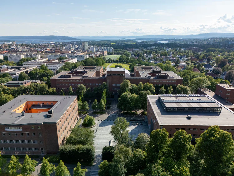 Tre til sykehus etter båtulykke med flere mindreårige - TV 2