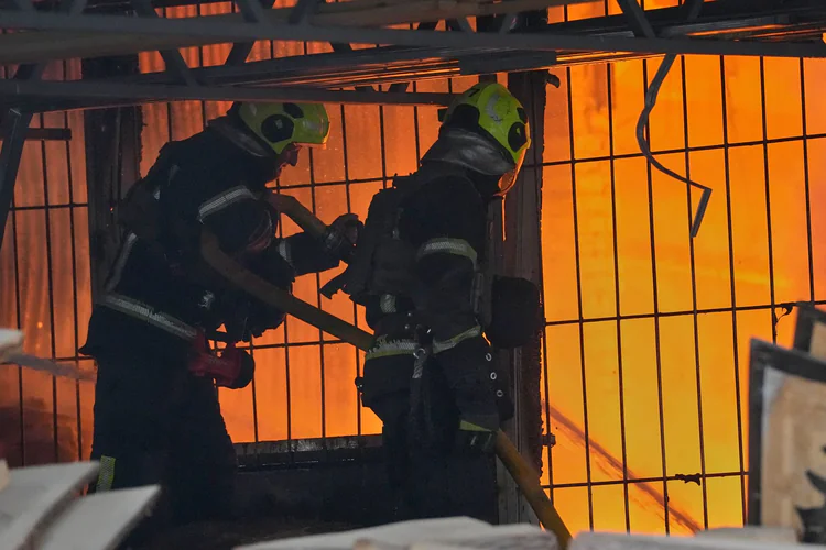 Politiet i Tromsø: 15 pågrepet i aksjon mot organisert kriminalitet - TV 2