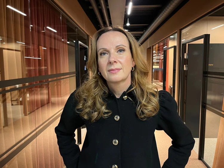 Rykket etter melding om mann med sverd – var paraply - TV 2