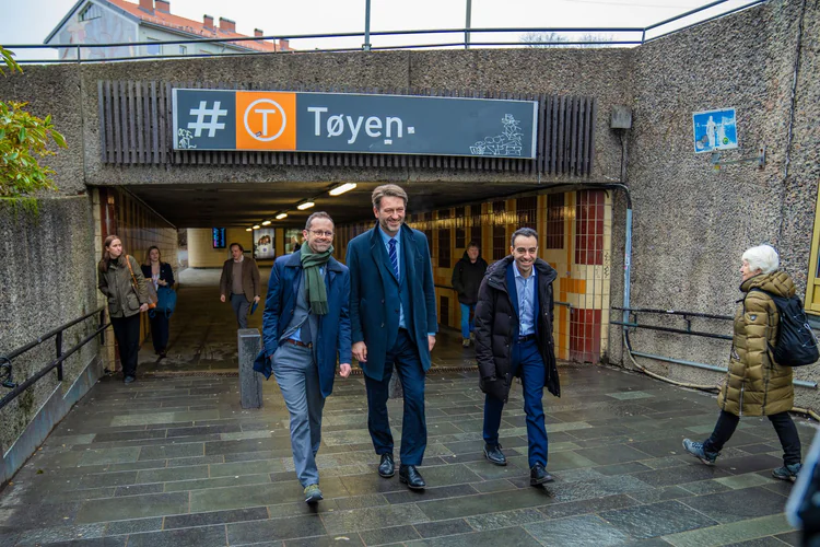 Forsvaret destruerte dynamitt i Skjåk: – Svært høyt smell - TV 2